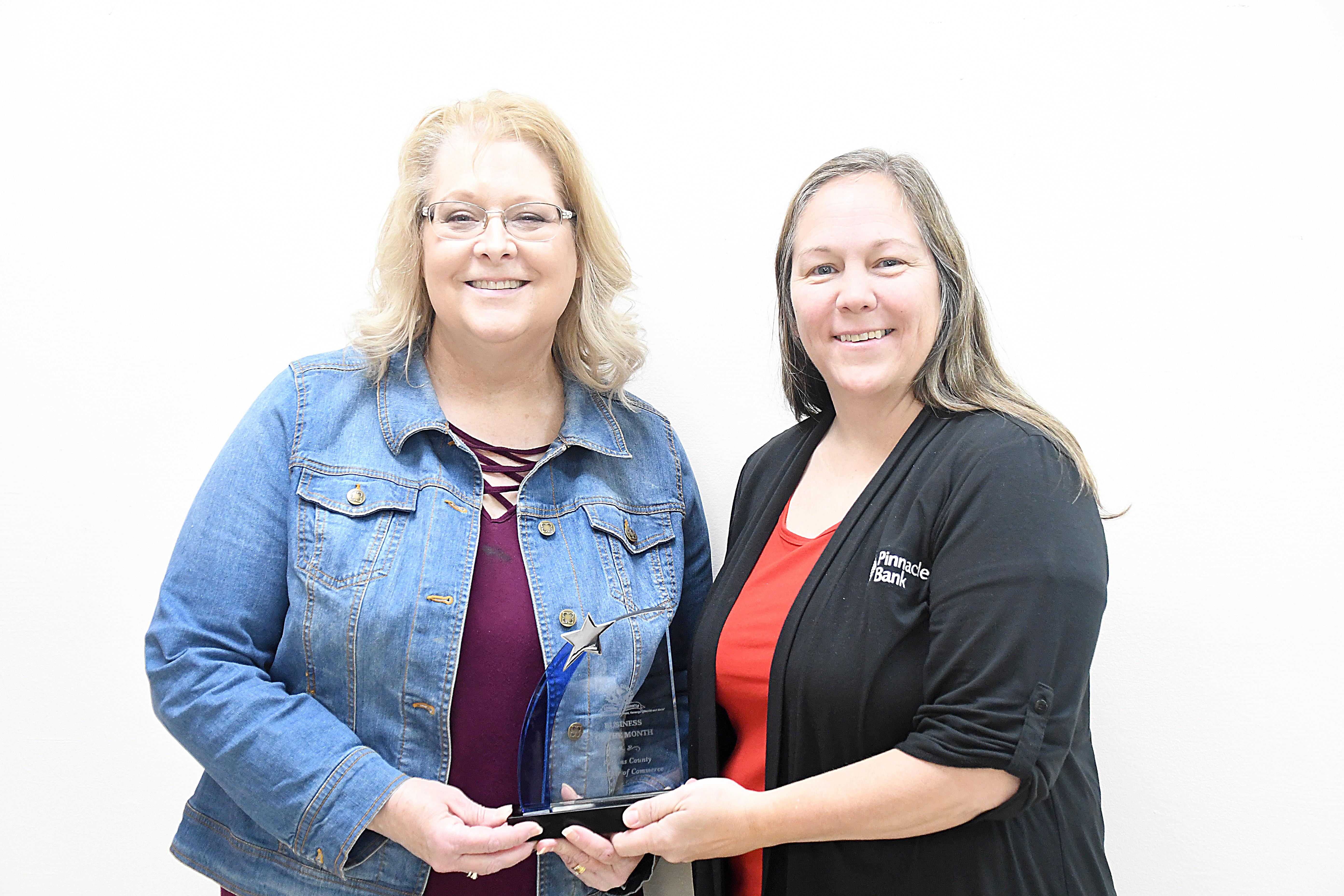 Pronto, Chris Loeffler Photo honored at Chamber meeting | Grant Tribune