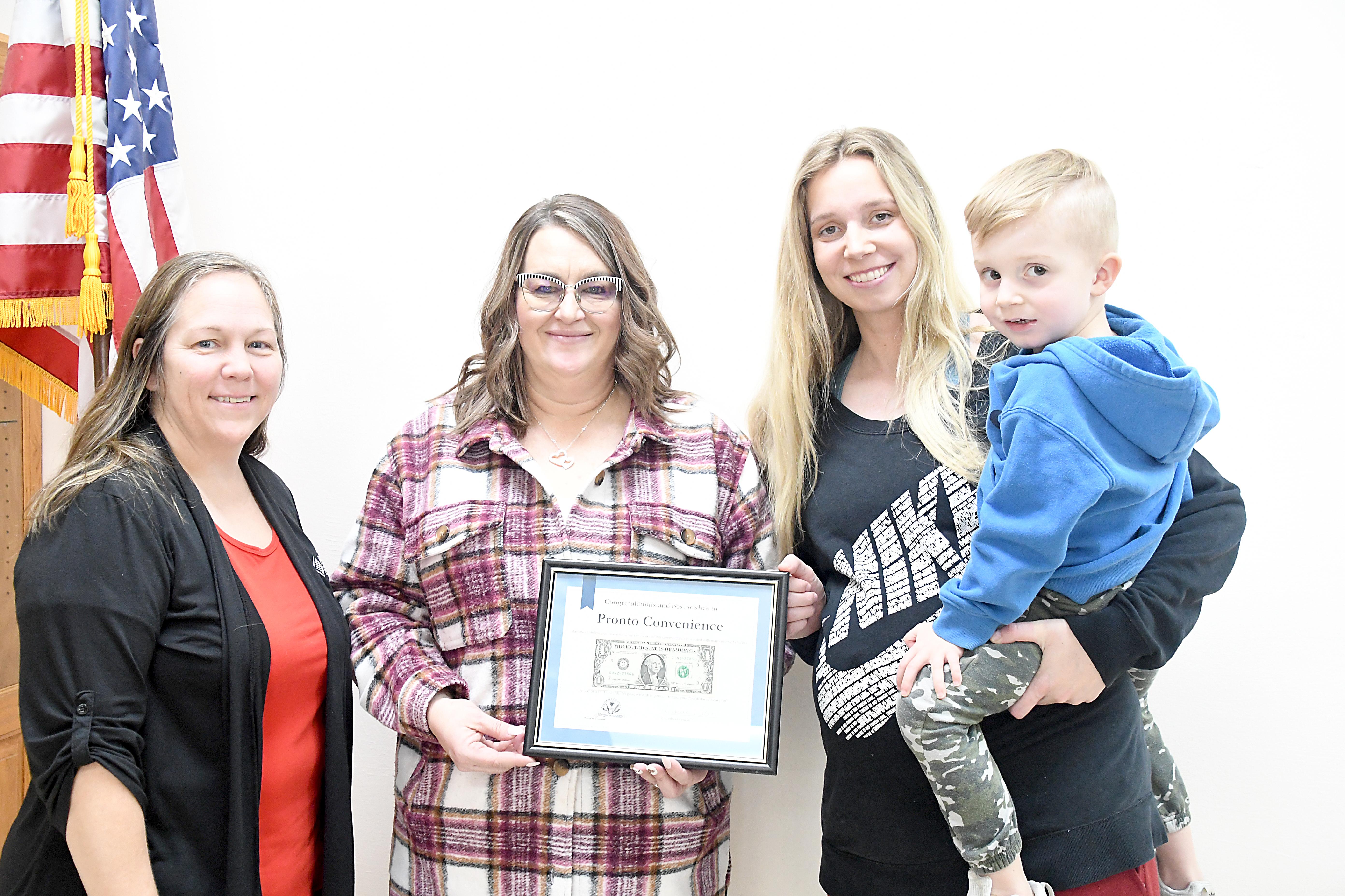 Pronto, Chris Loeffler Photo honored at Chamber meeting | Grant Tribune